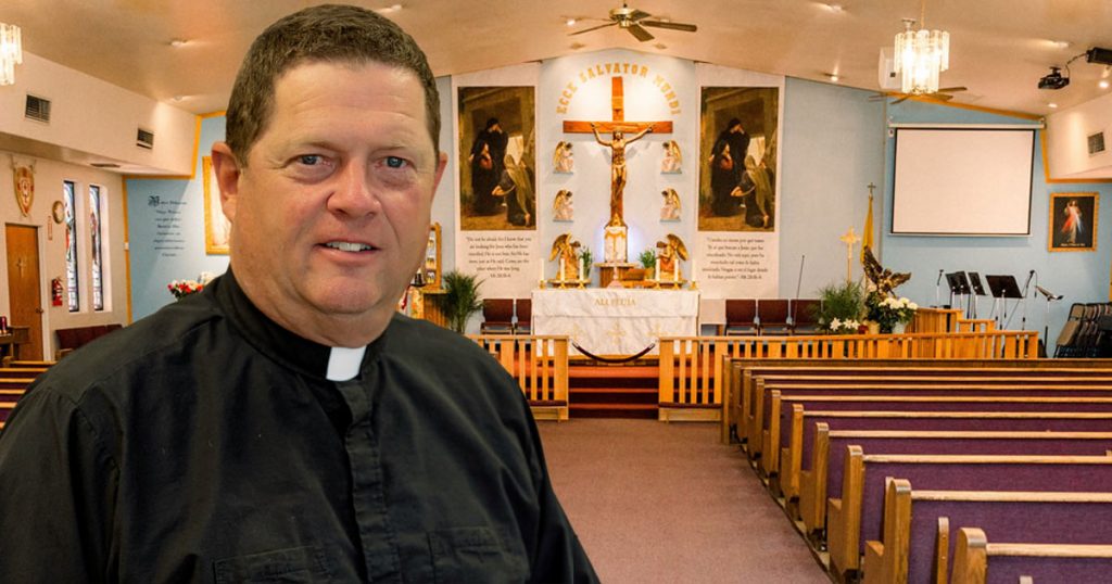 Arizona Pastor Encourages Reception of the Eucharist on the Tongue ...